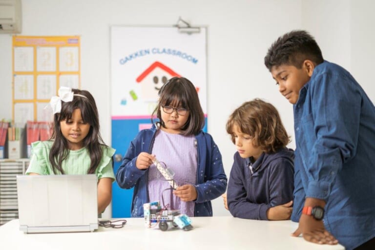 VIETNAM GAKKEN CLASSROOM